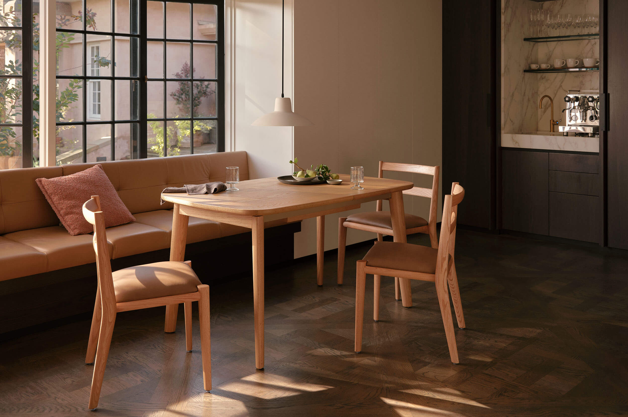 Magnolia 4-6 Seater Extendable Dining Table