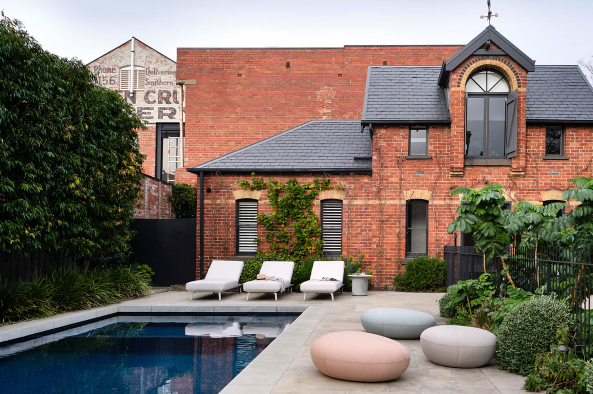 Lode Outdoor Small Ottoman